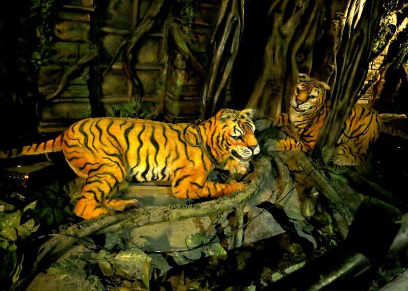 Omaxe Connaught Place | Malls in Greater Noida